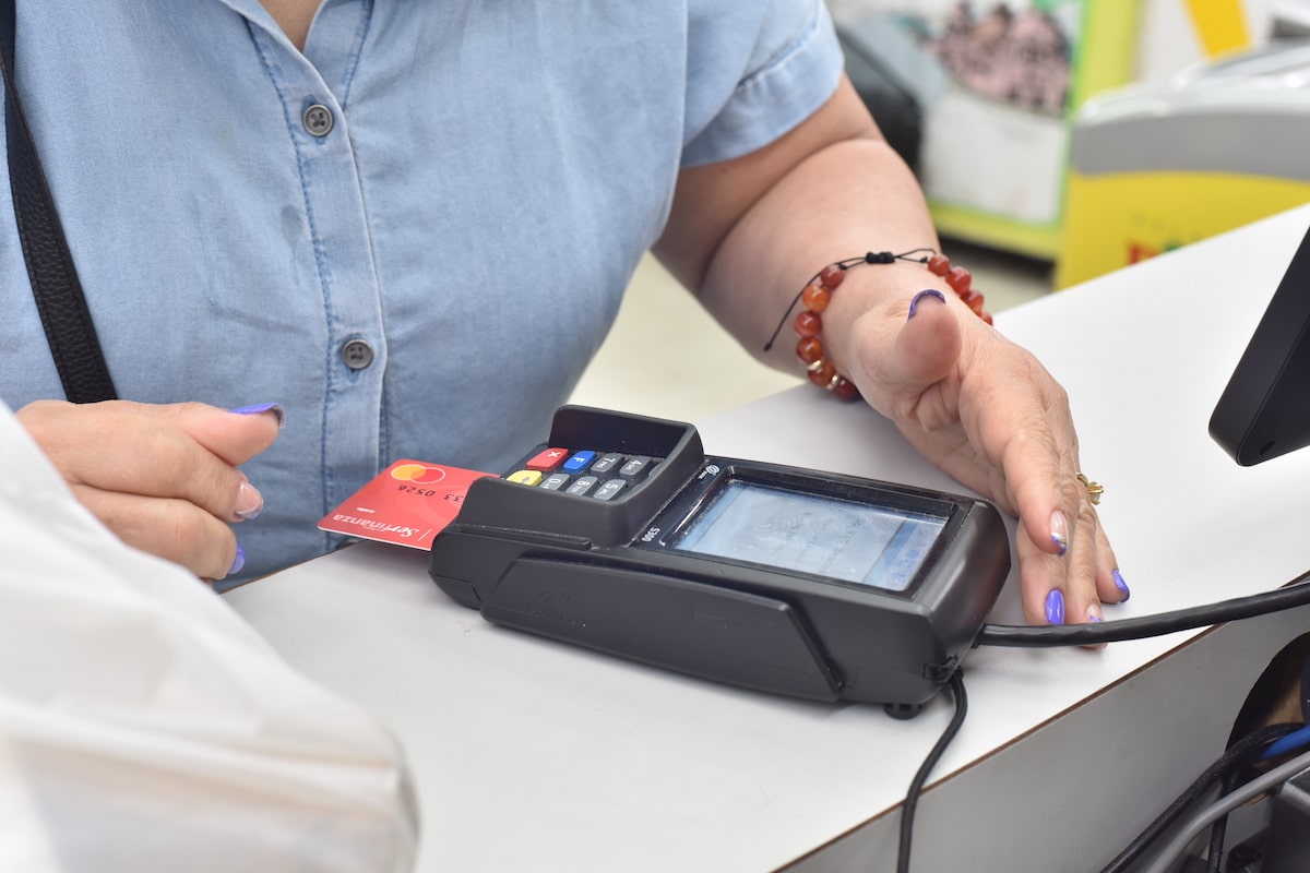 Credit Card Customer Experience: The Essential Guide